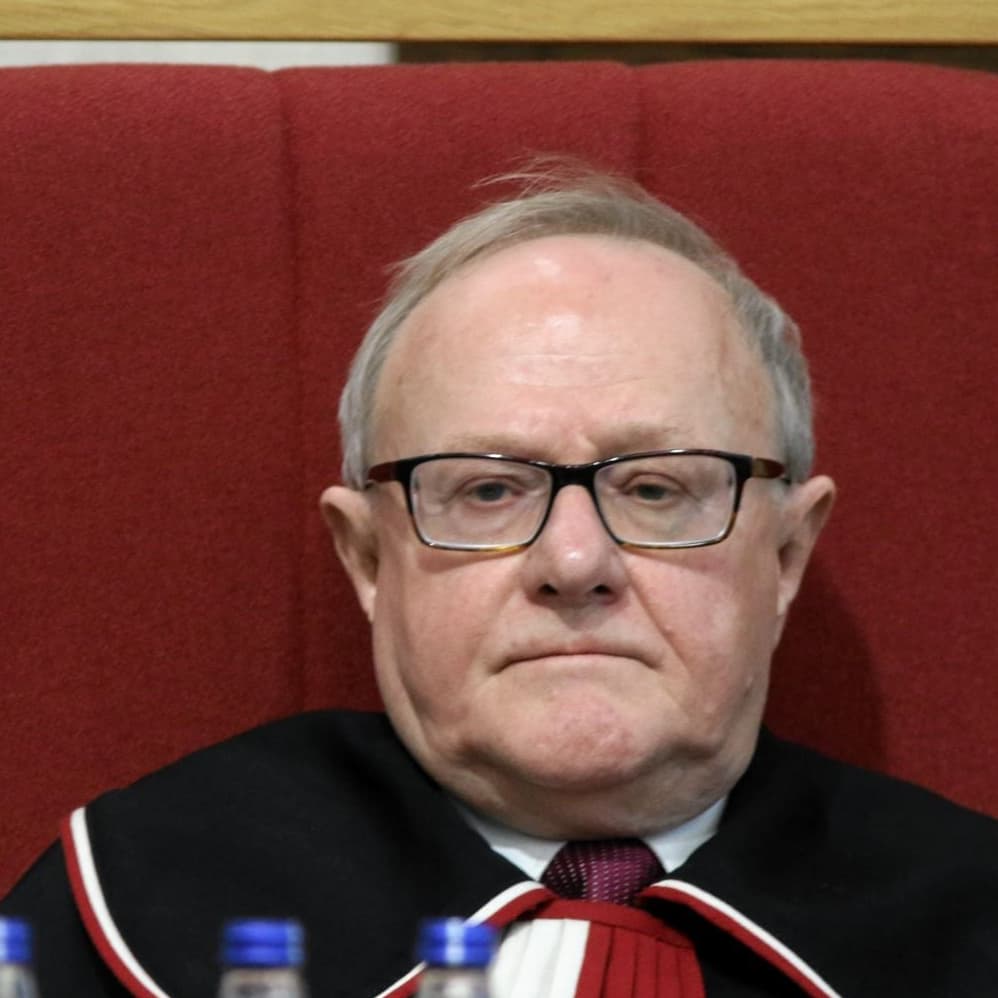 Prof. Biernat: TK upadł, Przyłębska nie jest prezesem. Ignorować go ...