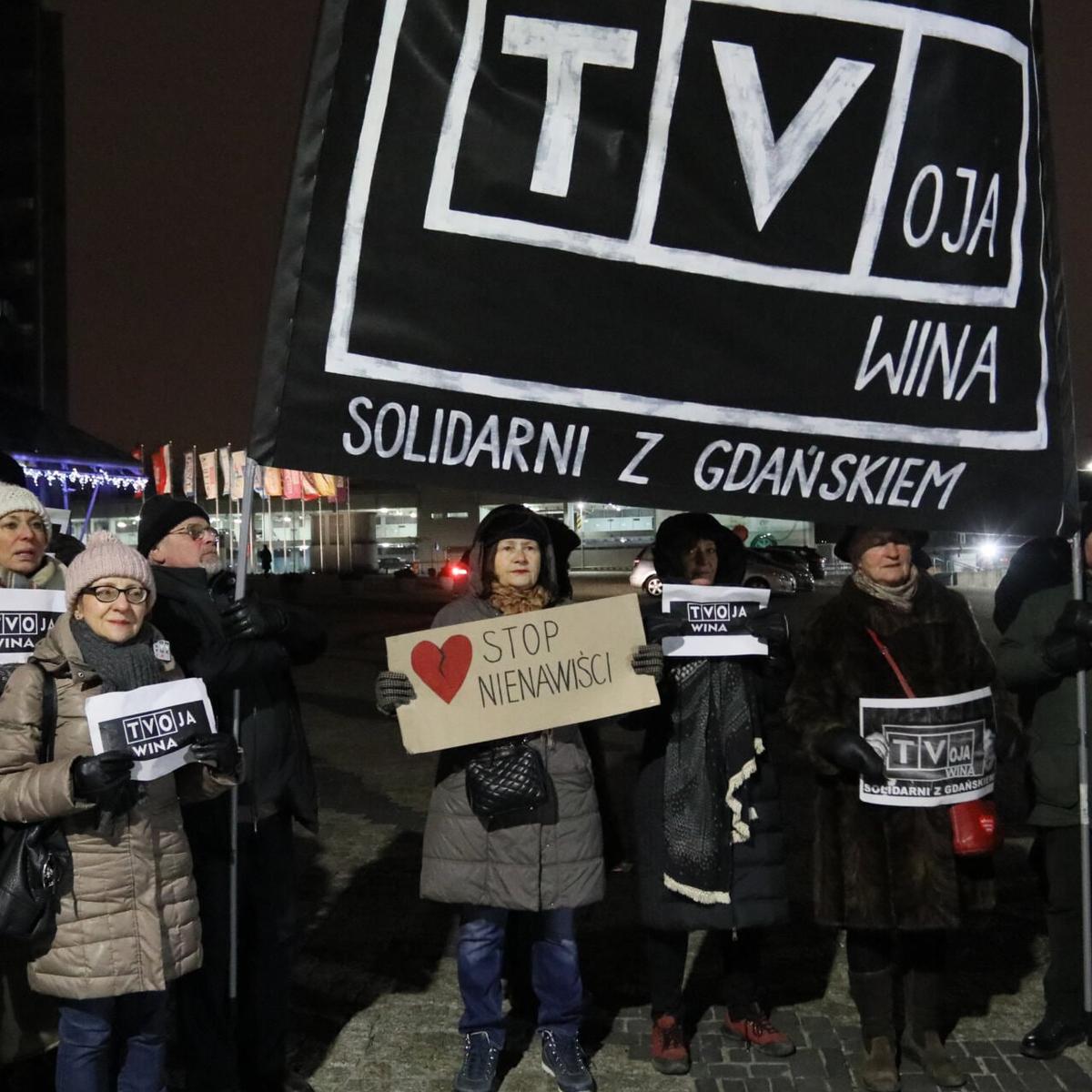 Demonstrujący pod TVP uniewinnieni. "Protesty to sól demokracji" OKO ...