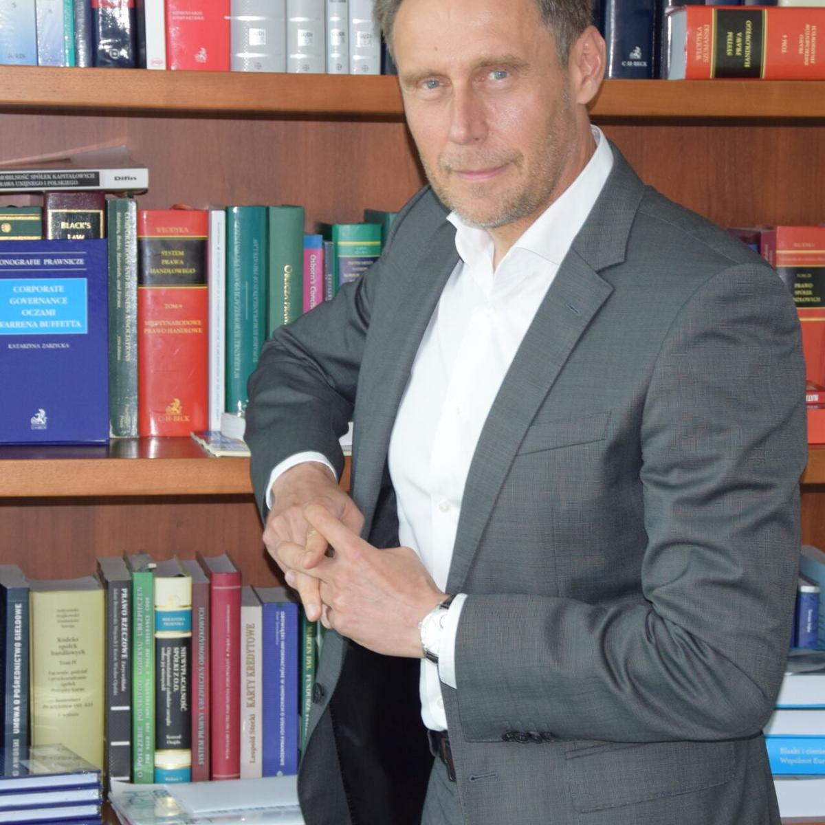 Radzik, który ściga sędziów, chce dopaść prawnika Tulei i Juszczyszyna OKO.press - OKO.press