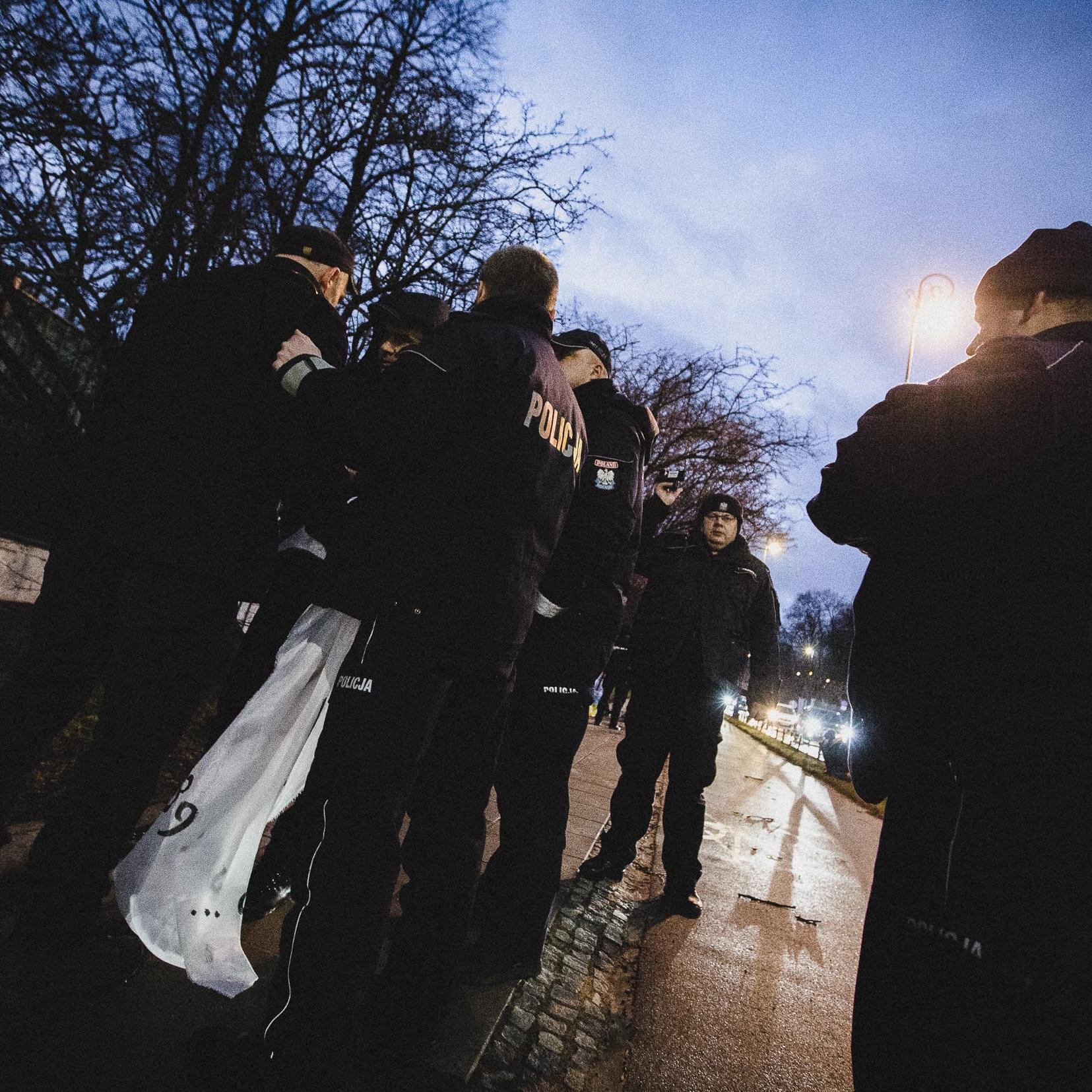 „Stop Putin wars, stand with Ukraine”. Protest pod ambasadą Rosji ...