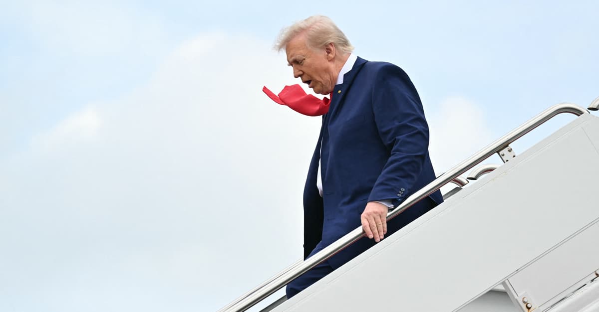 Trump nie przypadkiem mówi o Ukrainie językiem Putina. To układ z ...