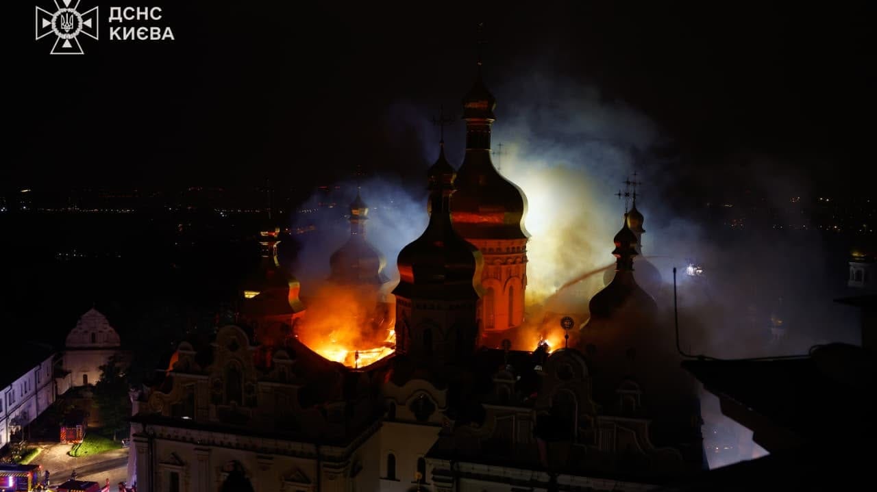 „Kolejna zbrodnia Rosji przeciwko ludzkości”. W Kijowie płonęła ...