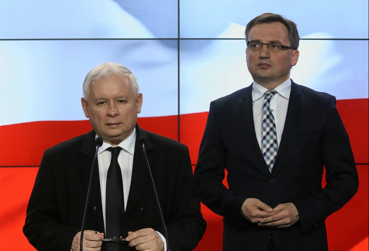 Zbigniew Ziobro jest miękiszonem? Solidarna Polska zostaje w koalicji - OKO.press