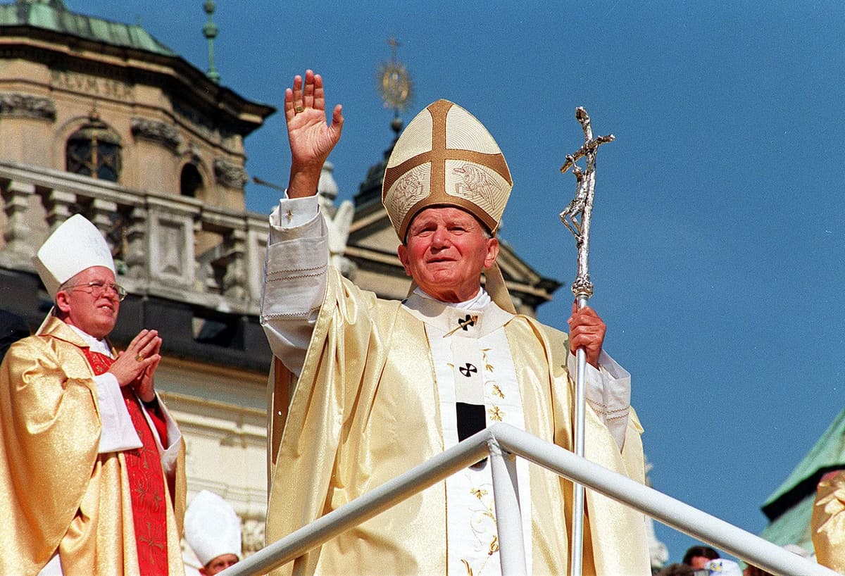 Skąd pobłażliwość Jana Pawła II wobec seksualnych drapieżców? Wolał ...