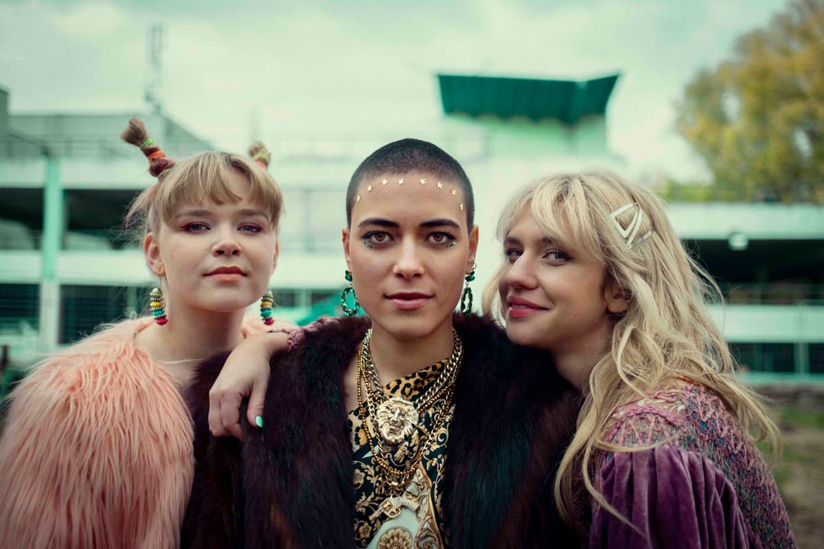 Infamia, czyli magerdo. Czy serial Netfliksa zmieni stereotypy o Romach ...