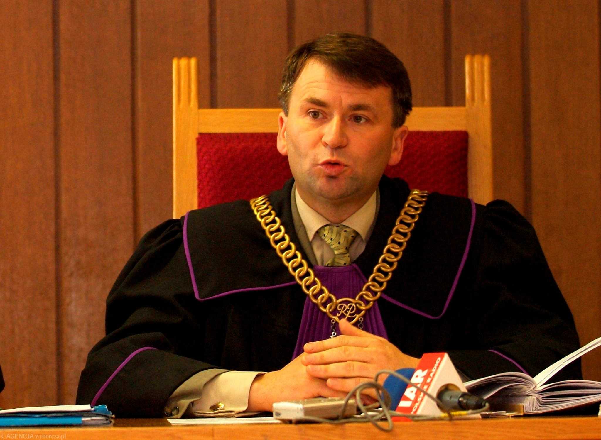 Człowiek Ziobry od afery hejterskiej ściga sędziów, którzy wysłali ...